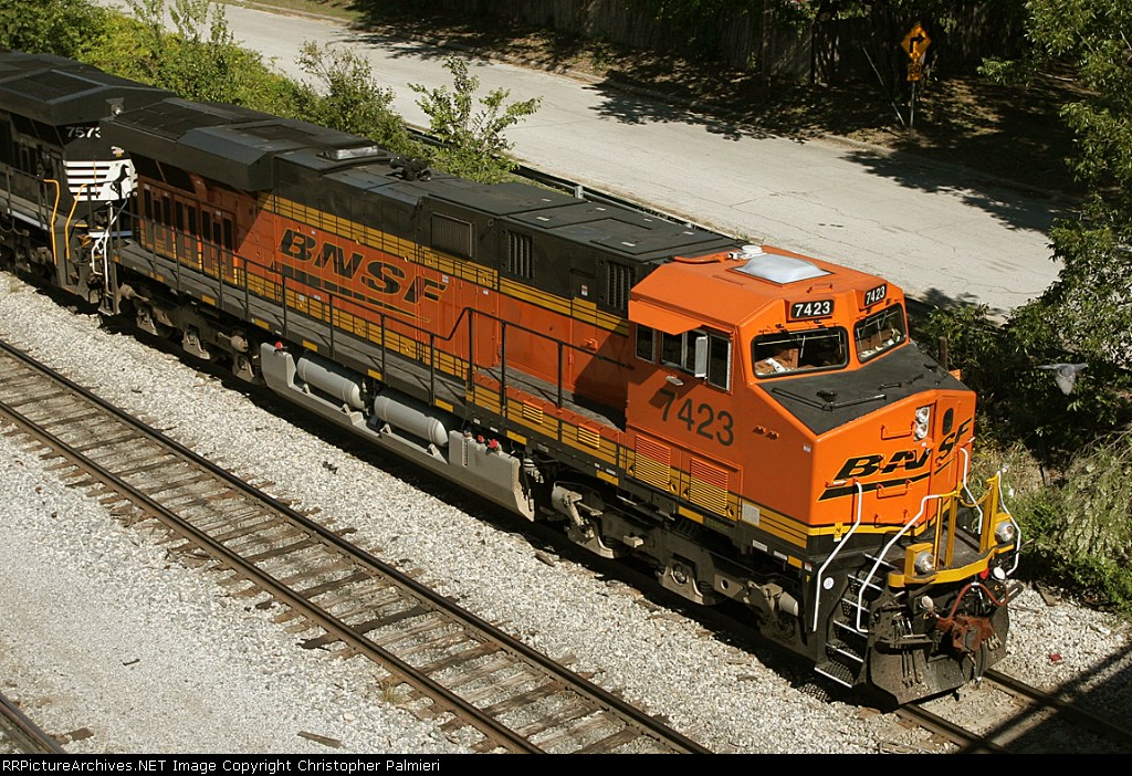 BNSF 7423